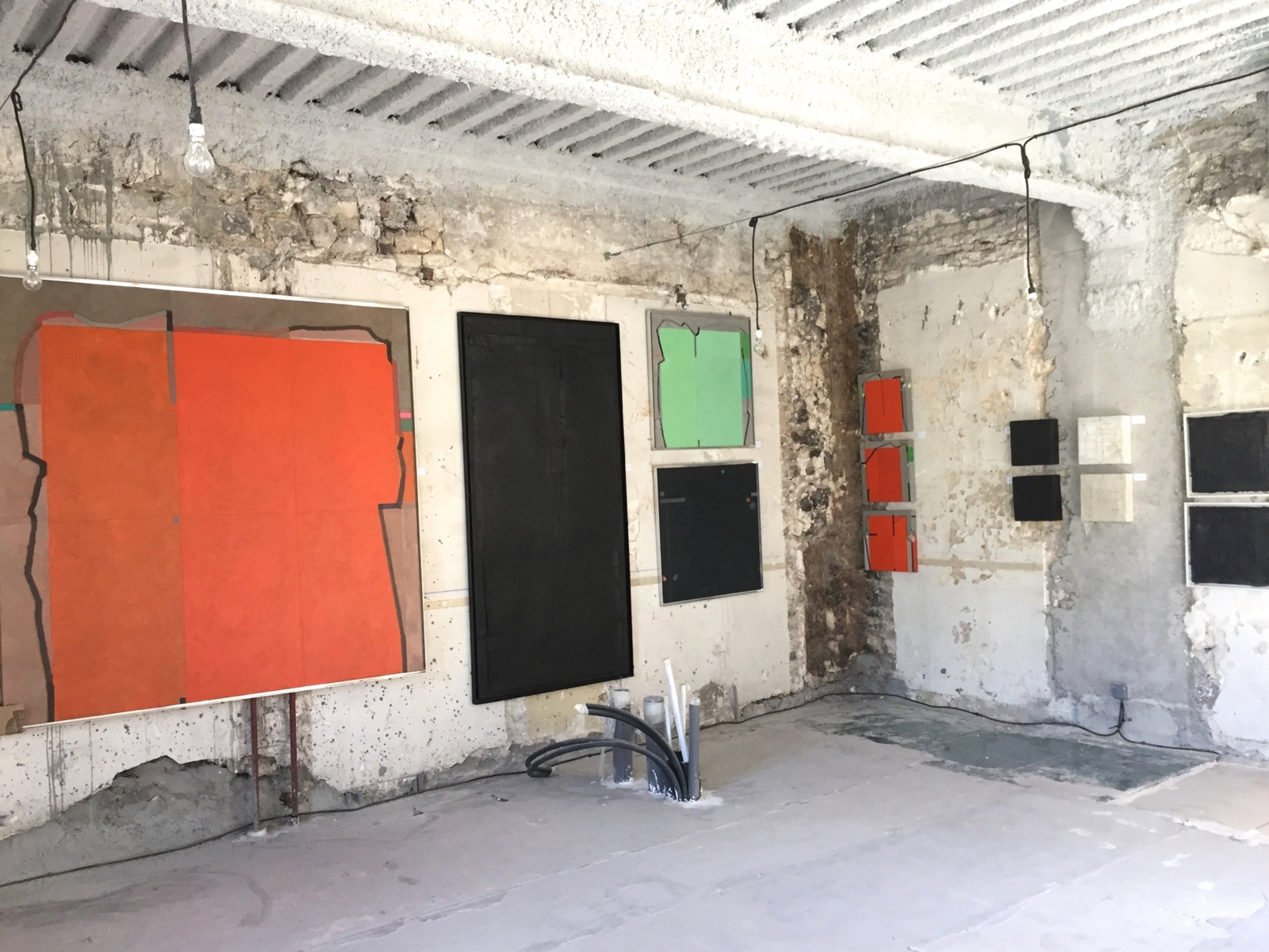 Carré rouge par Tanguy Tolila - Amelie du Chalard