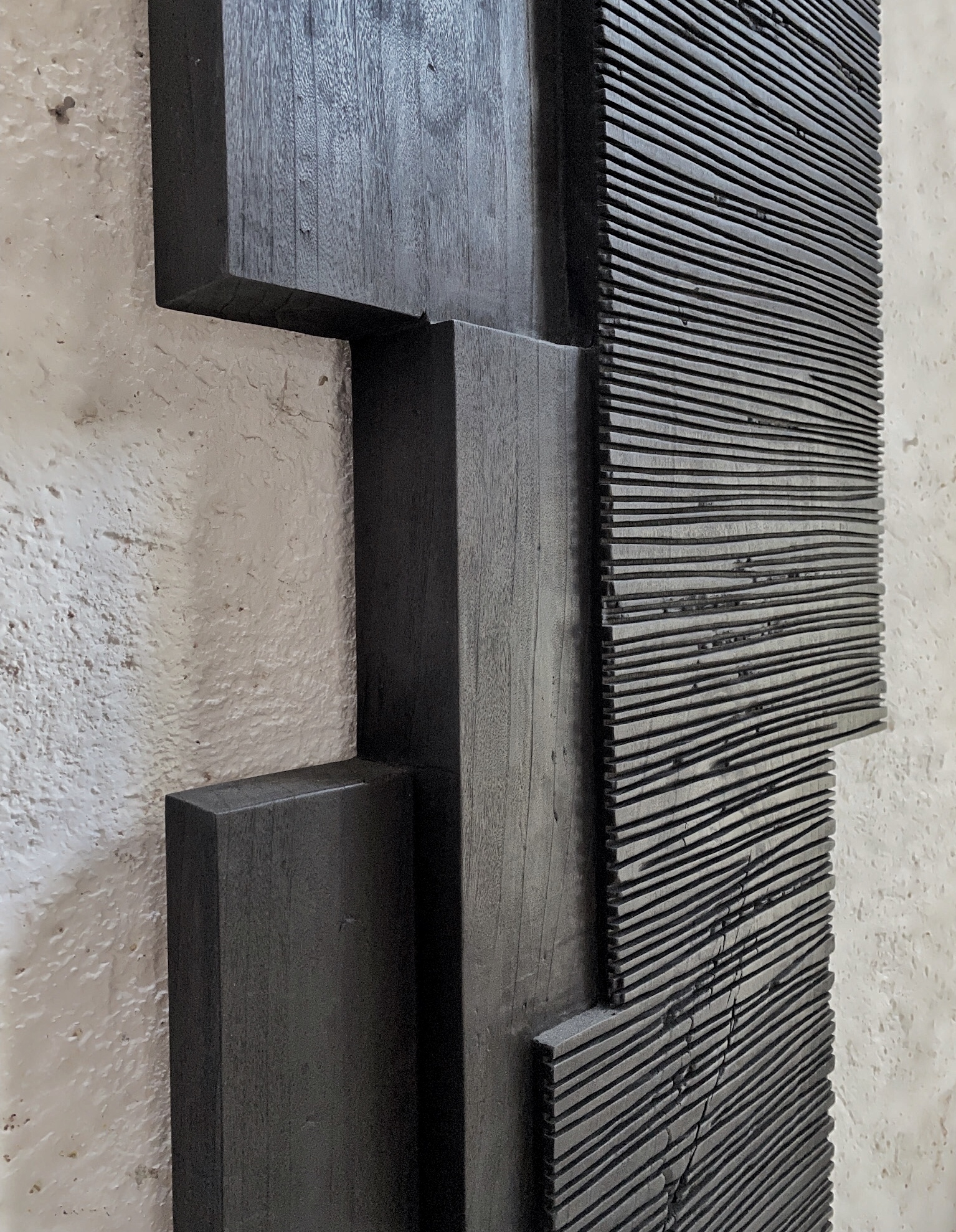 Bas-relief "Construction" par Alban Lanore - Amelie du Chalard